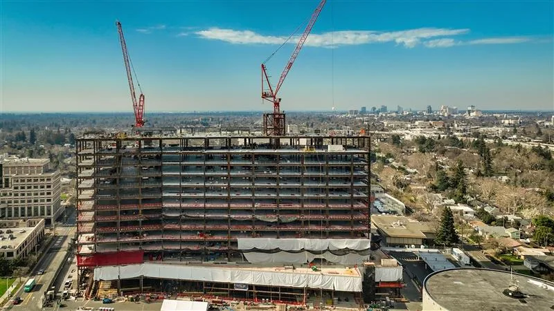 McCarthy, SmithGroup Top Out UC Davis Health California Tower